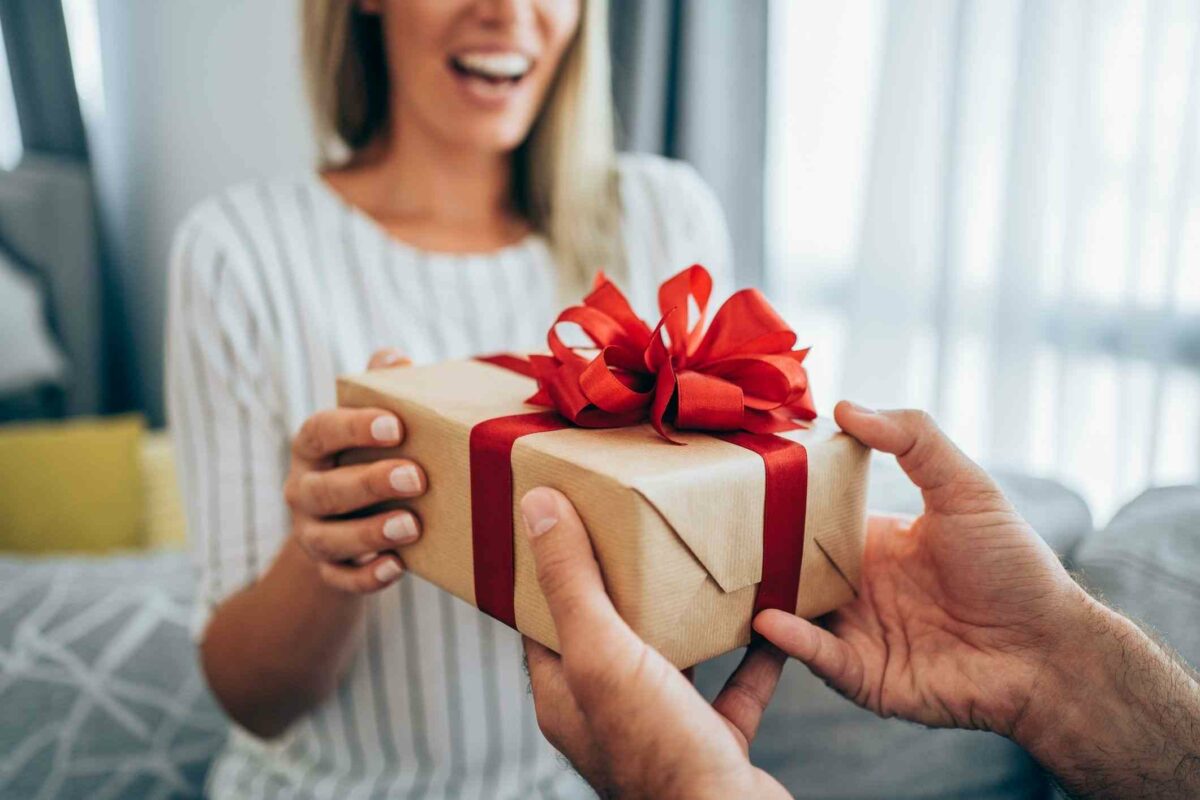 Unwrapping 10 Luxury Gift Sets for Her : British Elegance
