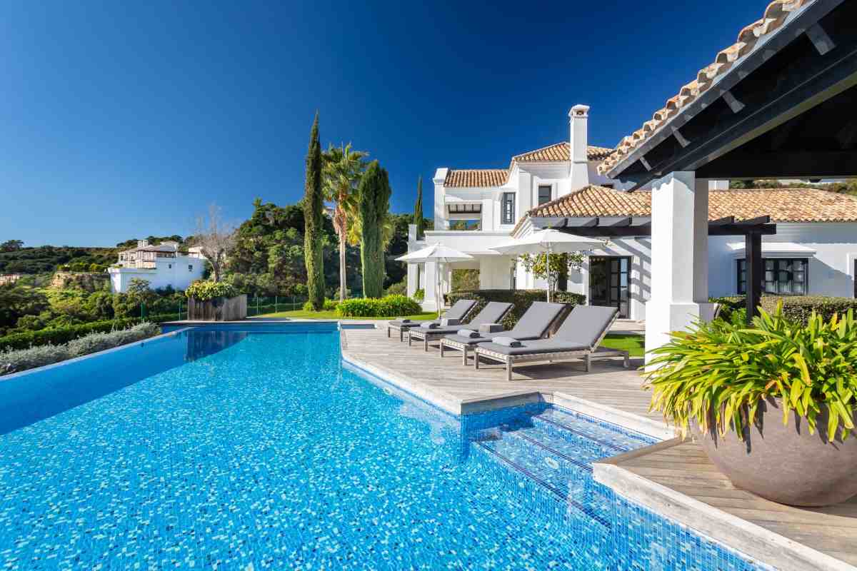 7 Finest Luxury Villas in Spain to Spend Your Holiday 2025